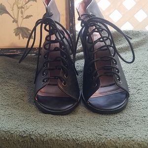 Yoki | Shoes | Yoki Ladies Shoes Unique Design Size 7 | Poshmark